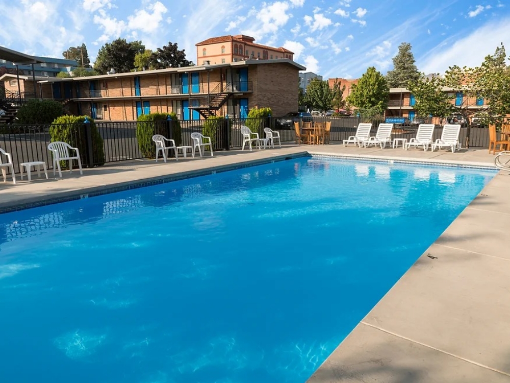 Klamath Falls Hotel | Cerulean Hotel Klamath Falls